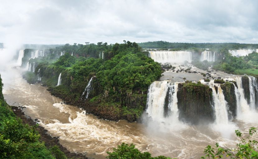 Iguazú Falls Travel Guide: 275 Waterfall Natural Wonder